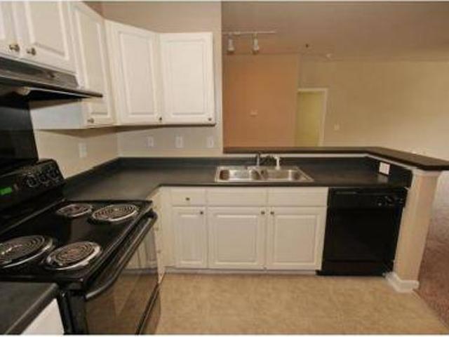 2 Beds Brookside Park