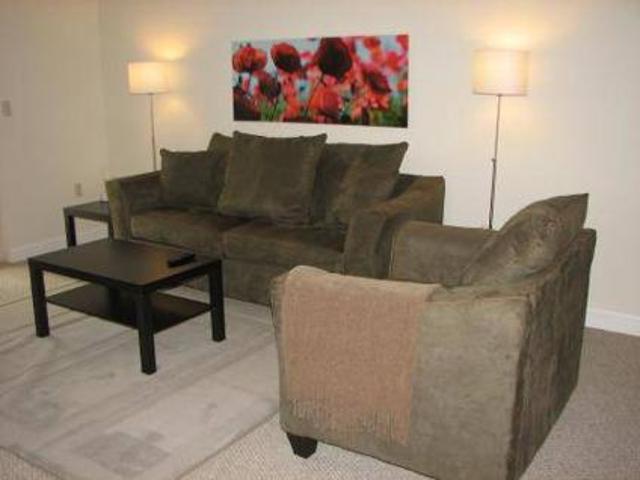 2 Beds Delafield Lakes Apartments