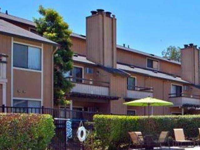 2 Beds eaves San Jose