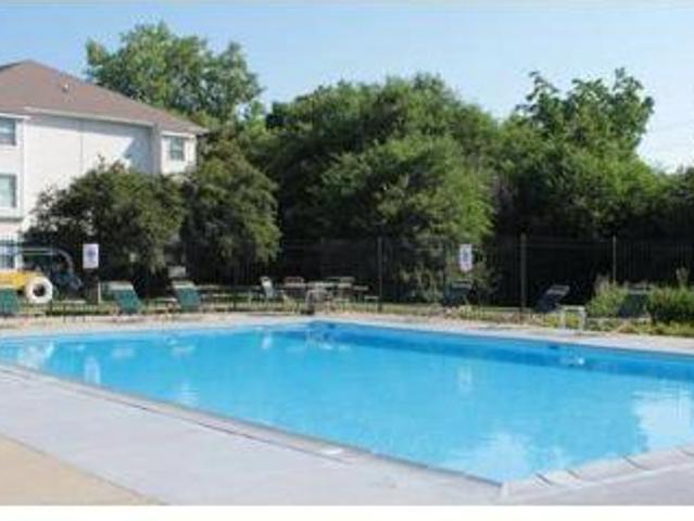 2 Beds Eagle Pointe Apartment Homes