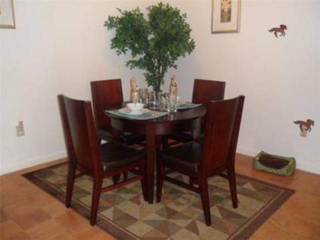 2 Beds Hunt Club Apartments