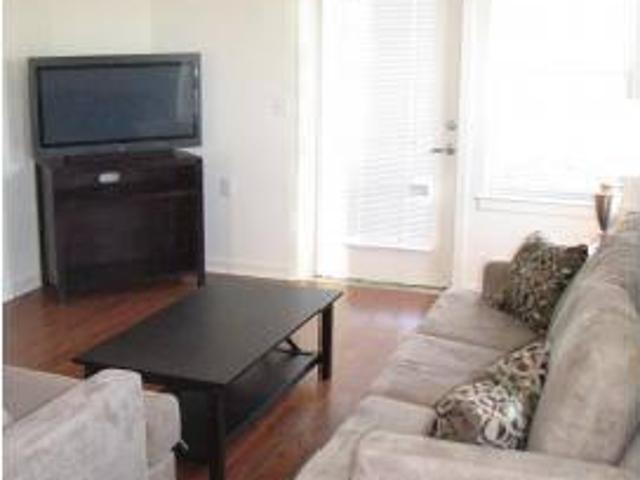 2 Beds Justin Commons