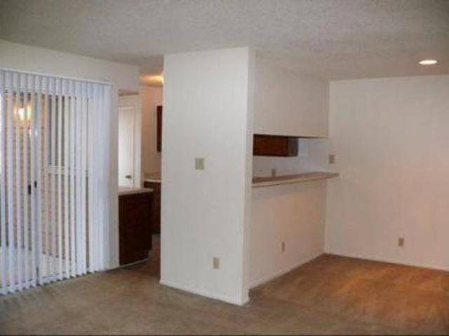 2 Beds Oak Springs