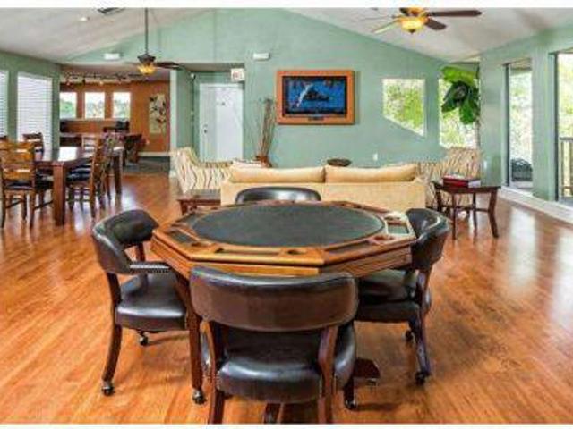 2 Beds Lincoln Shores