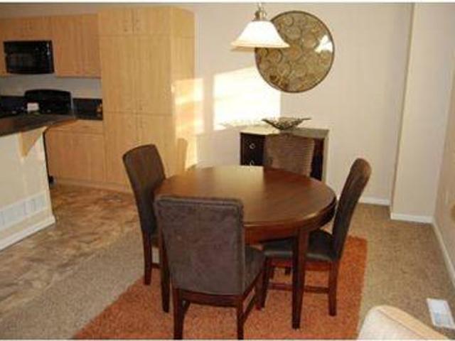 2 Beds Lynbrook Apartments & Townhomes