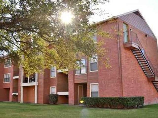 2 Beds Skyline Place