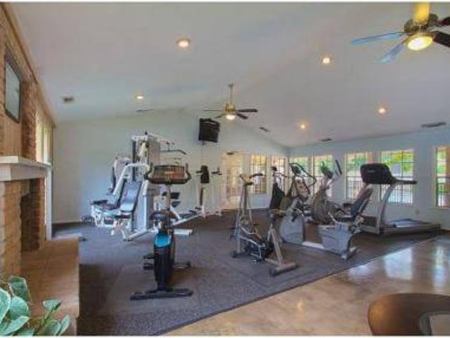 2 Beds Stoneleigh