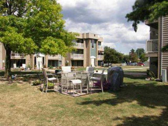 2 Beds Pennbrook Place Apartments