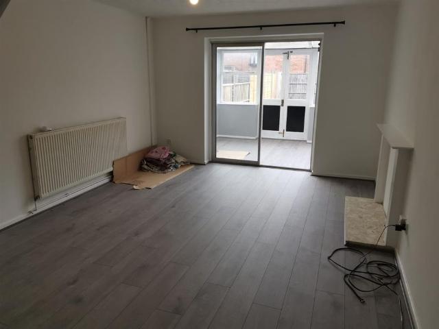 2 Beds Property