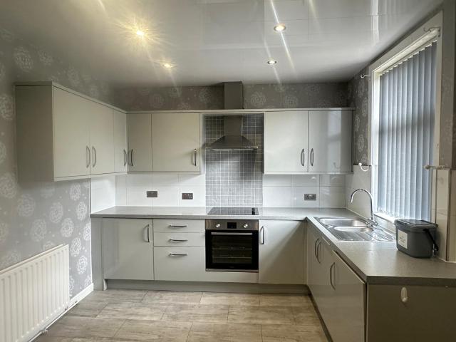2 beds Terraced £950 pcm To Let Whalley Road, Cutgate, Rochdale