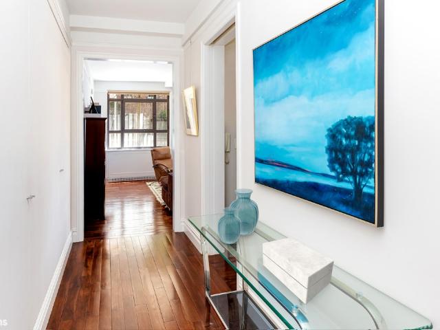 2 beekman place 1b