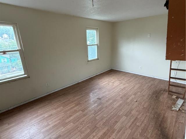 2 Bell Ave