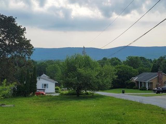 2 Belvedere St, Bennington, VT 05201