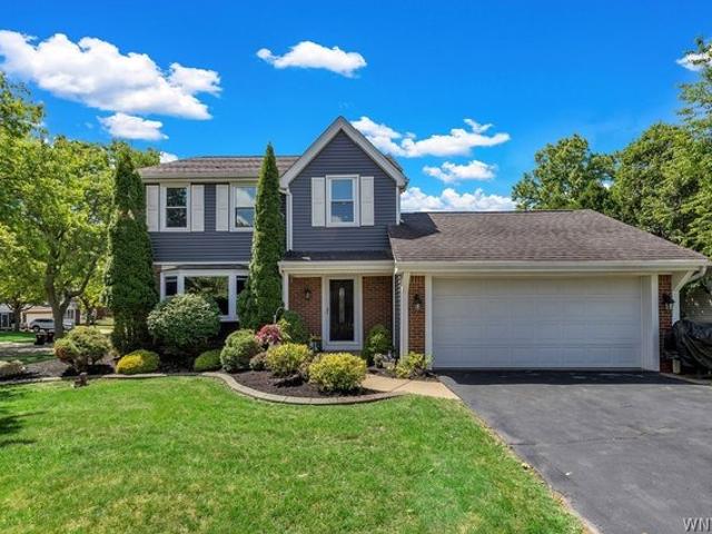 2 Birchwood Cmn, Lancaster, NY 14086