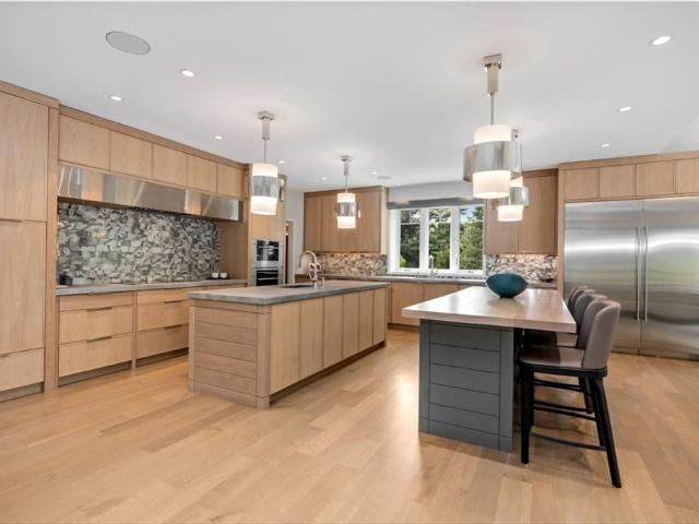 2 Black Rock Dr, Hingham, MA 02043 | MLS #73464 | Compass