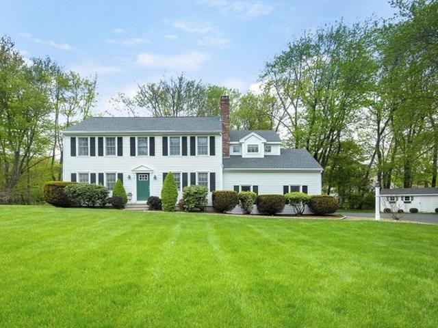 2 Blackthorne Cir, Hopkinton, MA 01748