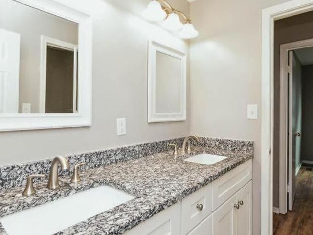 2 Blocks from JHH  Renovated Private Unit  Hopkin