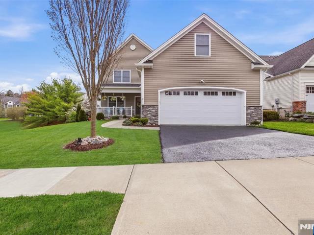 2 Bluffs Court