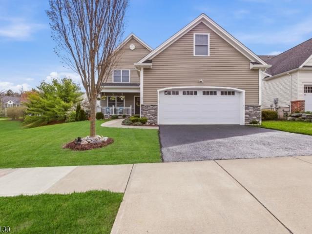2 Bluffs Ct