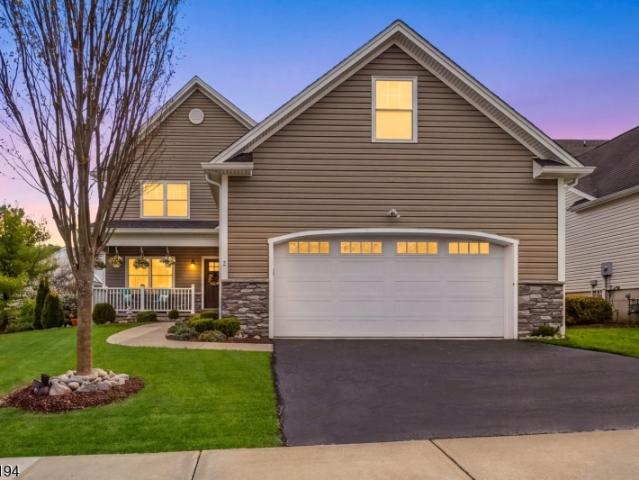 2 Bluffs Ct