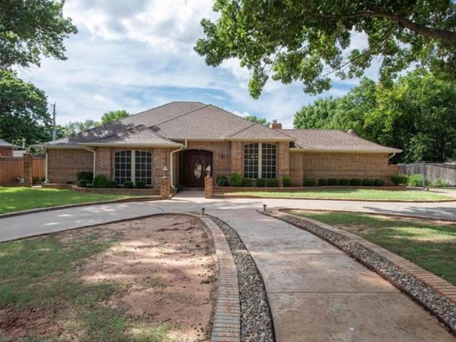 2 Bosque Cir, Wichita Falls, TX 76309