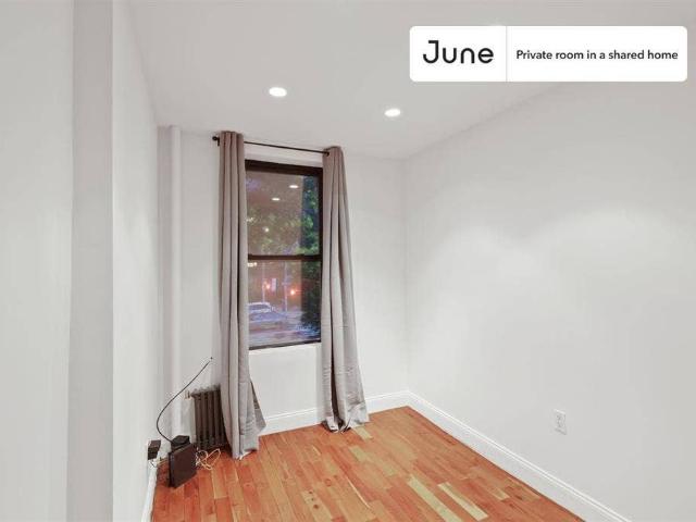 2 BR in New York City