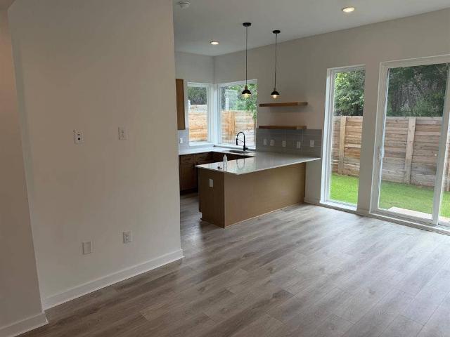 2 BR in Austin