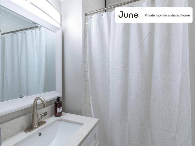 2 BR in Boston