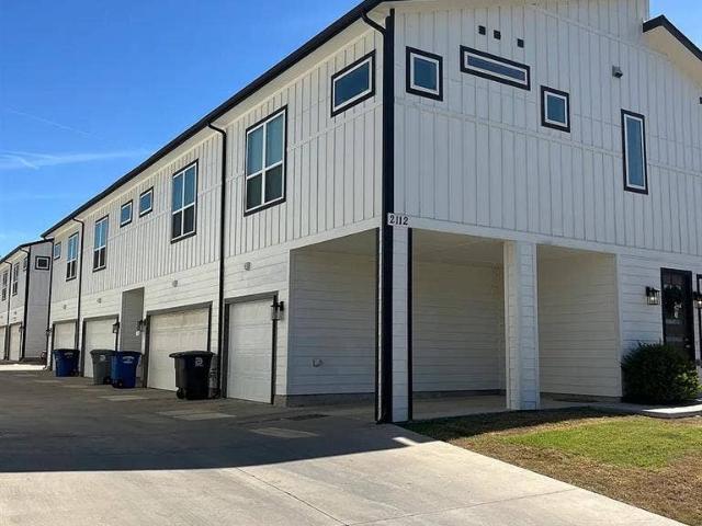 2 BR in Dallas