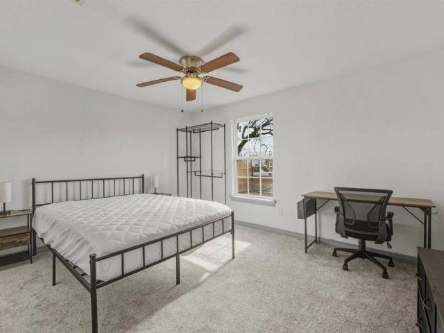 2 BR in Houston