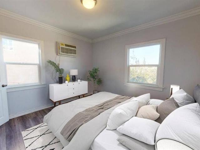 2 BR in Los Angeles