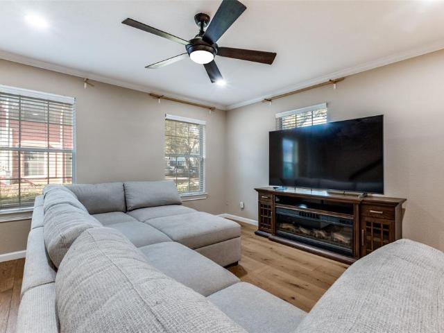 2 BR, 10 BA Apartment 4703 Bradford Drive, Dallas, TX 75219
