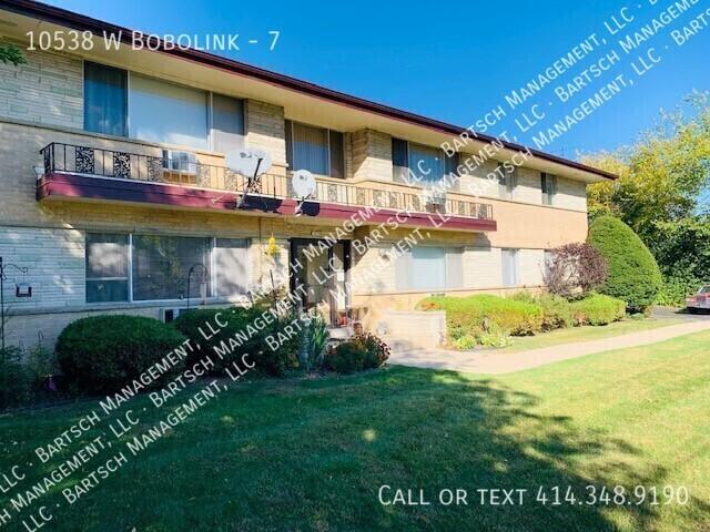 2 BR, 1.5 BA Apartment 10538 W Bobolink, Milwaukee, WI 53225
