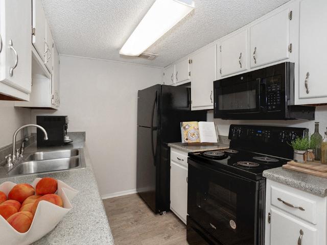 2 BR, 1.5 BA Apartment 10920 Airline Hwy Unit 125, Baton Rouge, LA 70816