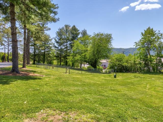 2 BR, 1.5 BA Apartment 1000 University Blvd Unit C33 48 C37, Kingsport, TN 37660