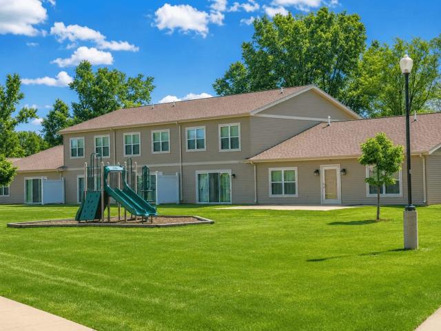 2 BR, 1.5 BA Apartment 100 Anchor Drive Unit 220, Marinette, WI 54143