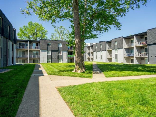 2 BR, 1.5 BA Apartment 100 Riverboat Row Unit B04, Newport, KY 41071