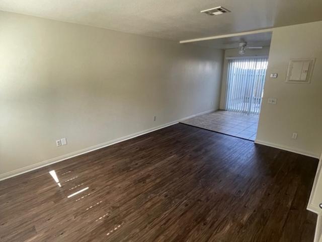 2 BR, 1.5 BA Apartment 1024 Lorraine Pl, Unit 14, Rialto, CA 92376