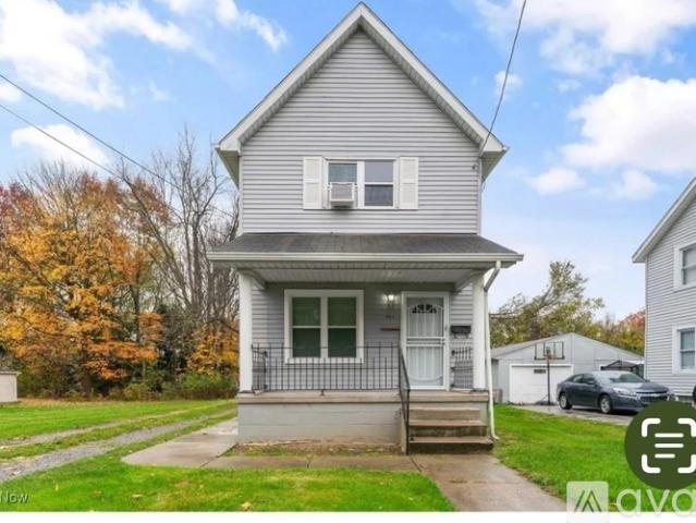 2 BR, 1.5 BA Apartment 103 Gladstone Street, Campbell, OH 44405