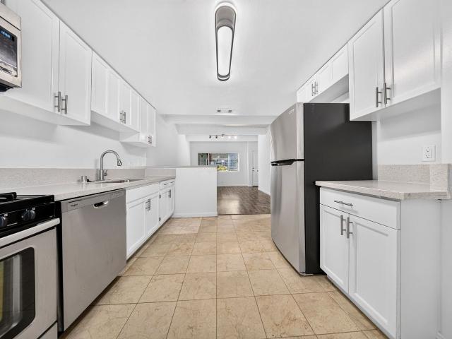 2 BR, 1.5 BA Apartment 11730 11846 Culver Boulevard Unit 112#11808, Los Angeles, CA 90066