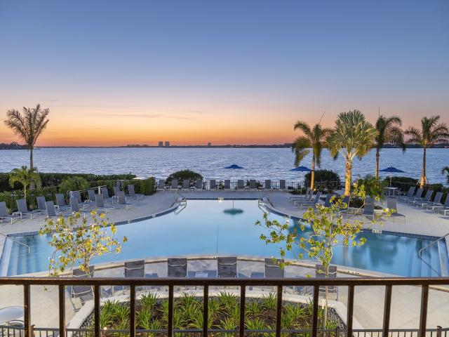 2 BR, 1.5 BA Apartment 1191 Carlton Arms Drive Unit 27 2044, Bradenton, FL 34208