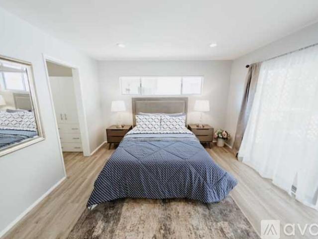 2 BR, 1.5 BA Apartment 11153 Morrison St, Unit Rear Home, North Hollywood, CA 91601