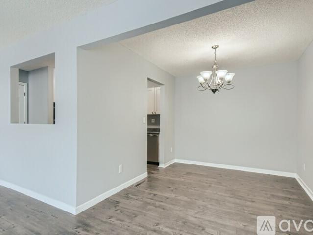2 BR, 1.5 BA Apartment 1127 Landmark Trail South, Unit 1127 Landmark, Hopkins, MN 55343