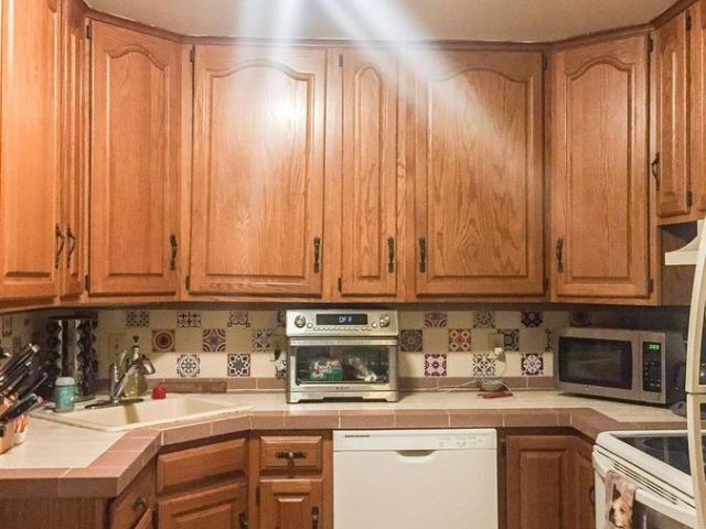 2 BR, 1.5 BA Apartment 1136 South St, Philadelphia, PA 19147