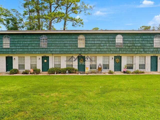 2 BR, 1.5 BA Apartment 1246 Park Dr., Mandeville, LA 70471