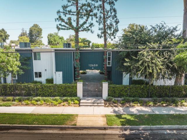 2 BR, 1.5 BA Apartment 12659 Moorpark Street Unit 12 R, Studio City, CA 91604
