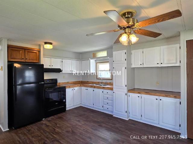 2 BR, 1.5 BA Apartment 126 C St Pittsfield, ME 04967