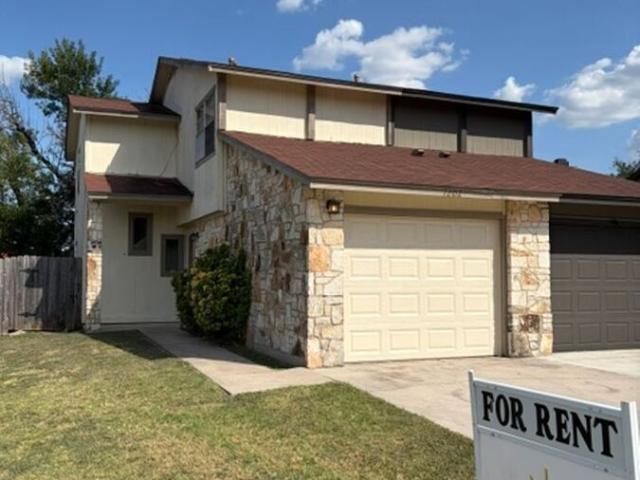 2 BR, 1.5 BA Apartment 1202 Royal Crest Dr, Killeen, TX 76549