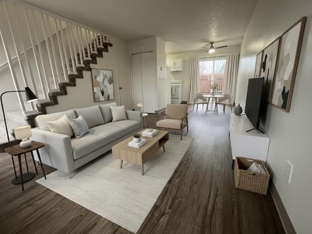 2 BR, 1.5 BA Apartment 1208 Linn Avenue Unit M32, Oregon City, OR 97045