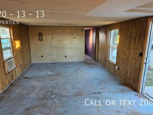 2 BR, 1.5 BA Apartment 122 U.S. 20 13, Thermopolis, WY 82443